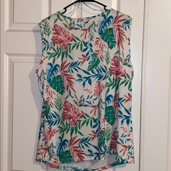 jonathan martin | Tops | Floral Print Top | Poshmark